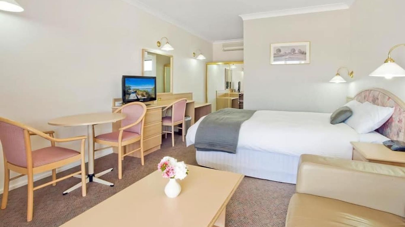 Bega Village Motor Inn, Bega | HotelsCombined