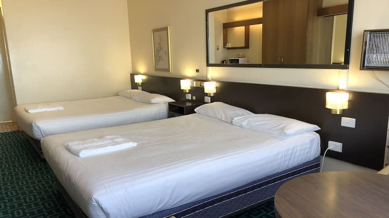 Canberra Lyneham Motor Inn, Canberra | HotelsCombined