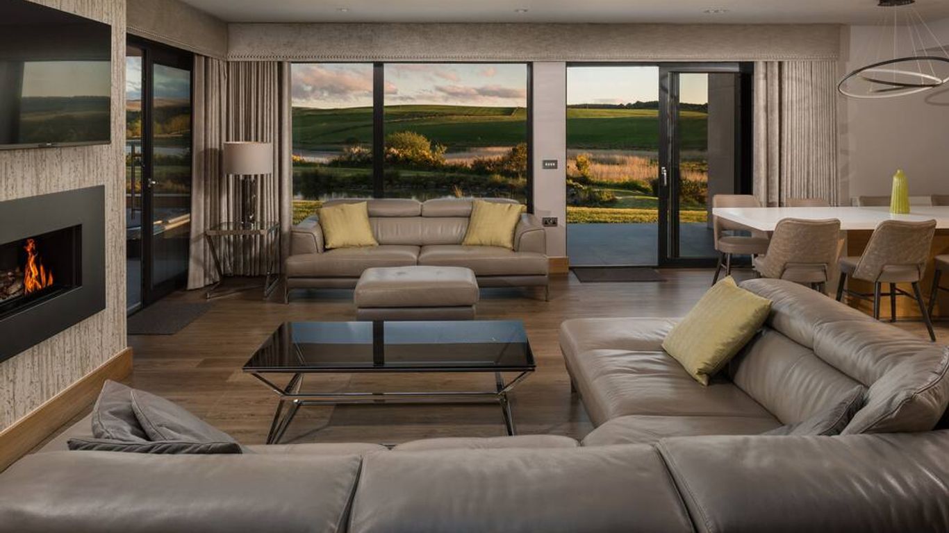 Lochside House Hotel & Spa, Cumnock | HotelsCombined